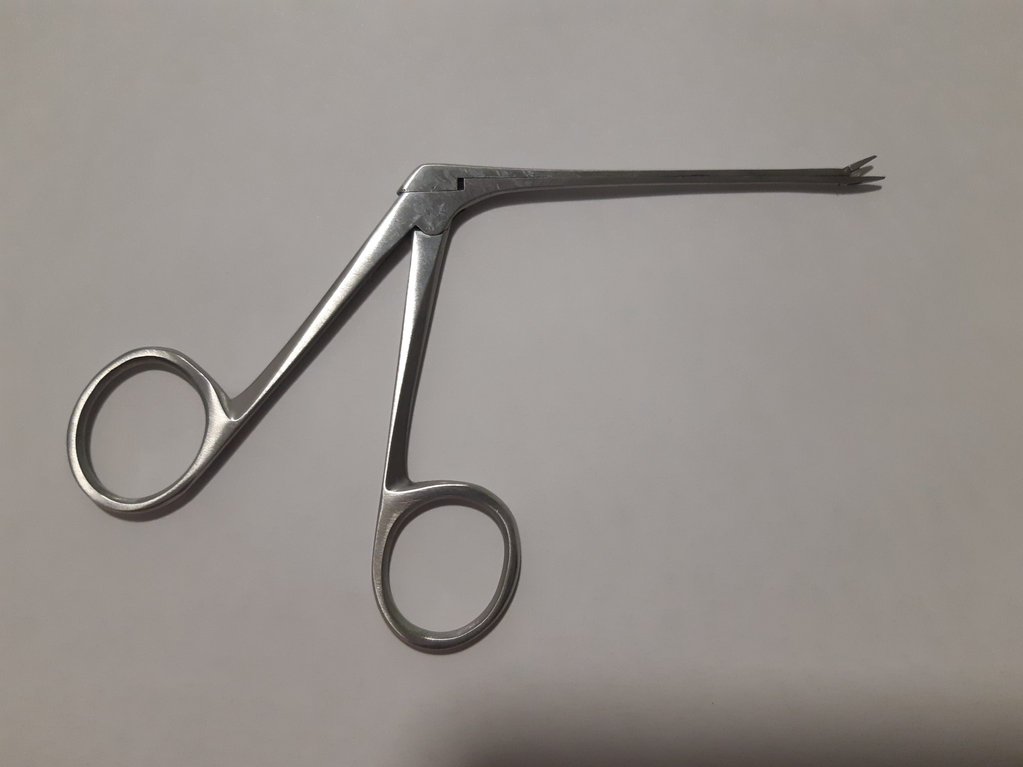 MICRO PINZA COCODRILO RECTA 8CM 4MM - Protemed - Sumamos vida en cada producto